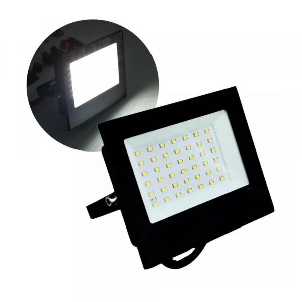 Reflector Led De 50w Equivale A 500w 3100lm Iluminación Fría - Cormanix